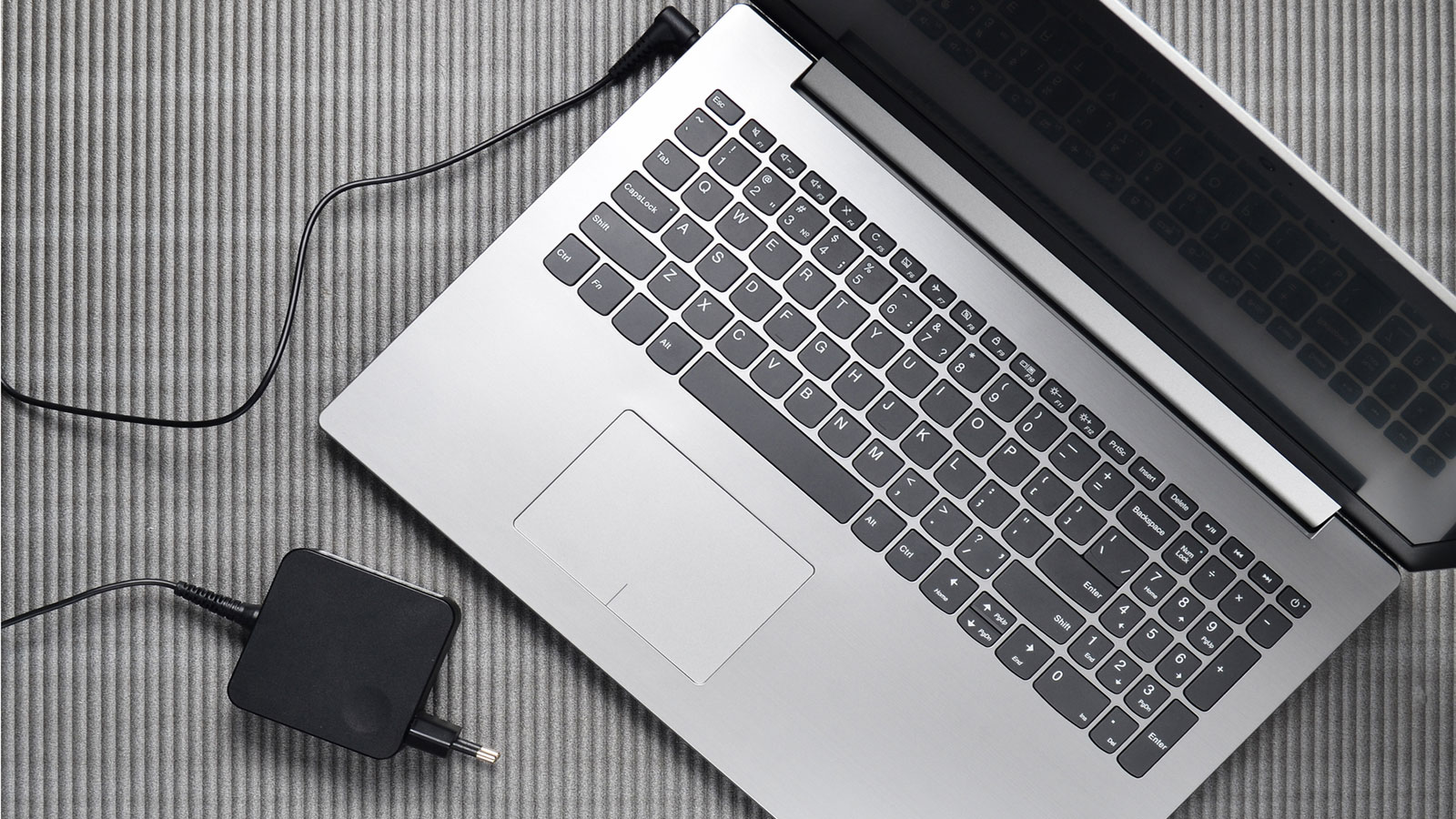Netzteil für den Laptop finden: Das solltest du wissen | UPDATED