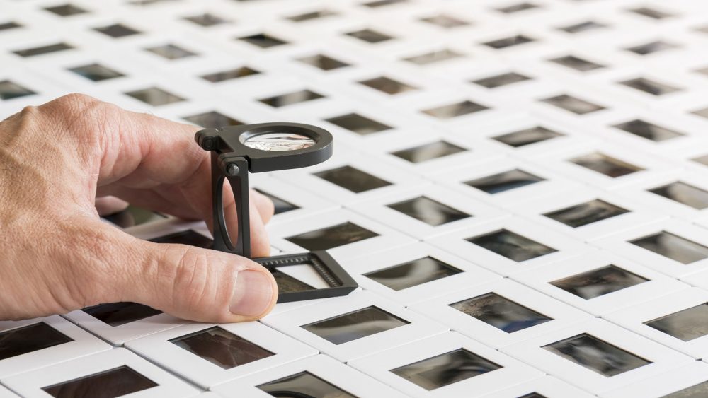 Dias digitalisieren: Durch Einscannen oder Fotodienste | UPDATED