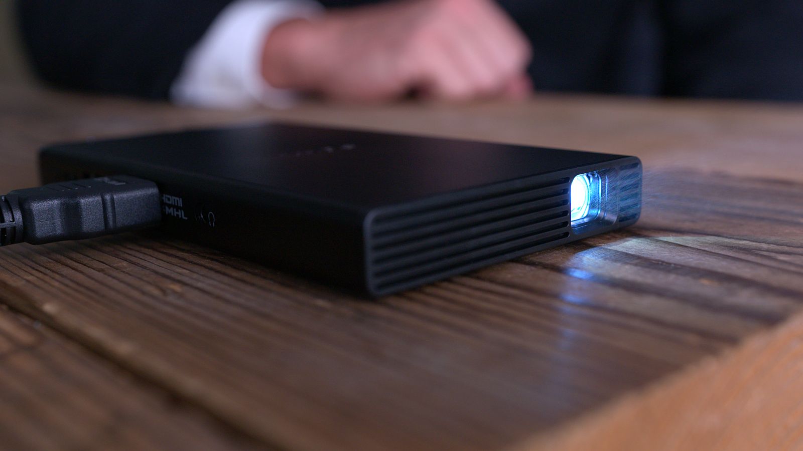 MP-CD1: Das ist der Sony-Beamer für die Hosentasche | UPDATED