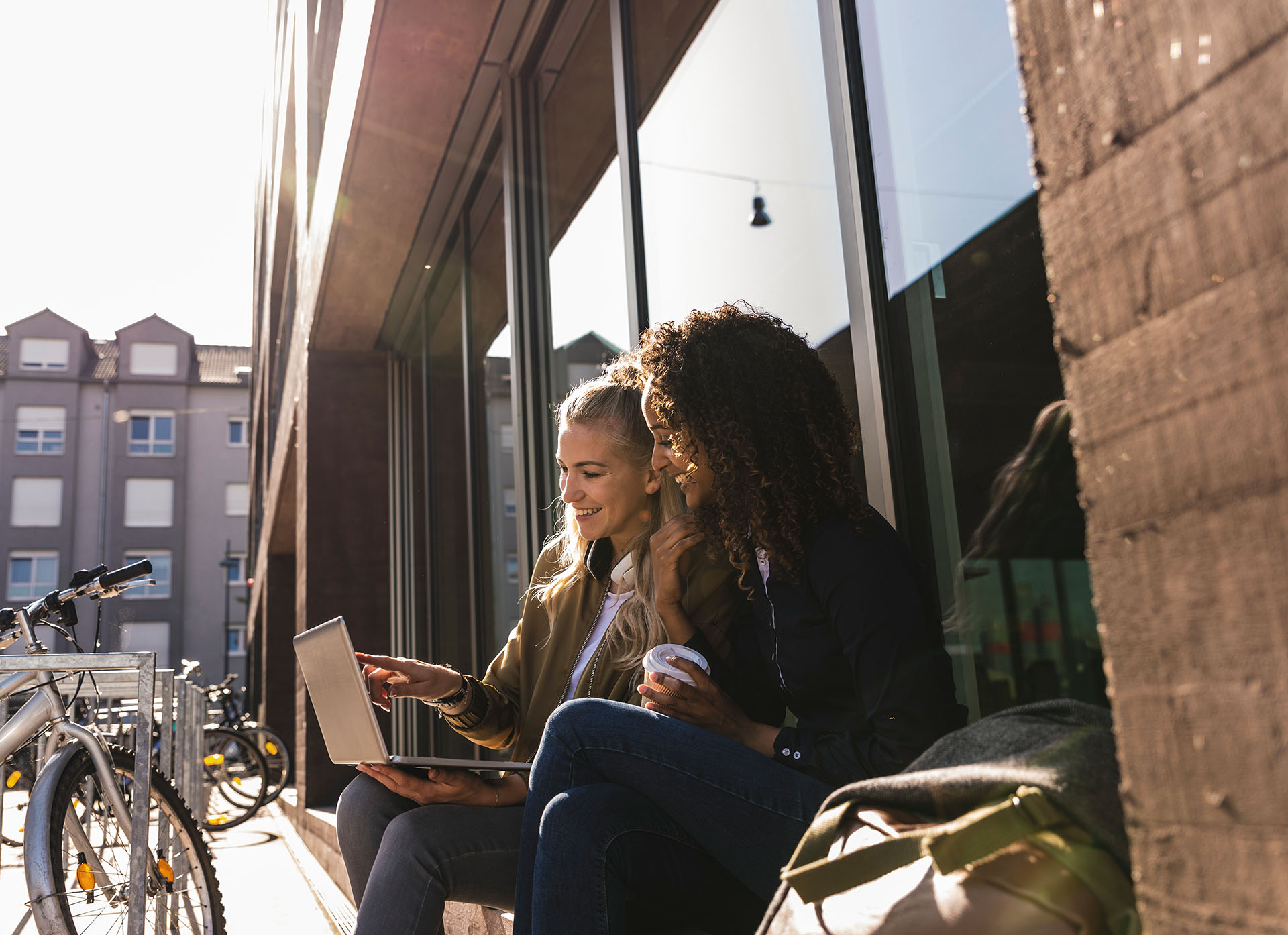 Internet-Stick: So kommst du unterwegs ins Netz | OTTO