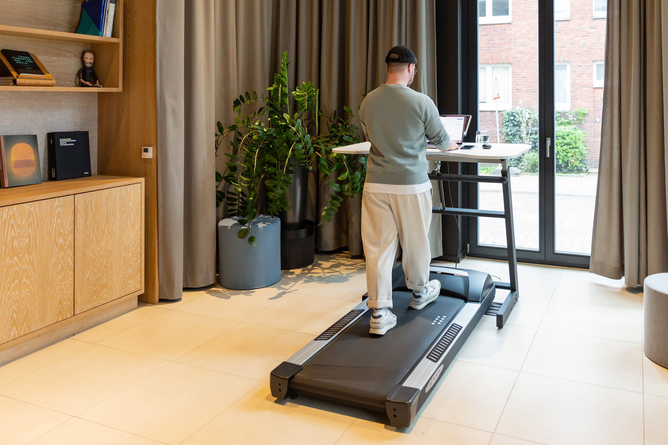 Fitter arbeiten: Walking Pads für das Homeoffice | OTTO